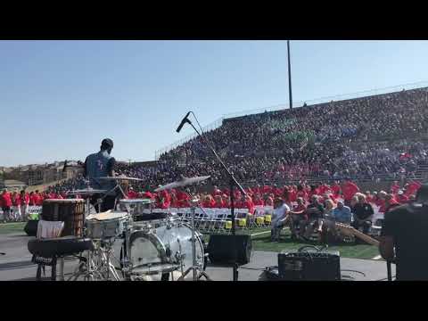 Ron Bultongez Performs “Learning To Love” LIVE for 7,500 People