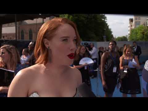 Mamma Mia Here We Go Again London Premiere - Itw Jessica Keenan Wynn (official video)