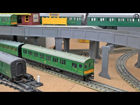 Hornby Dublo 3250 SR Suburban Electric Train