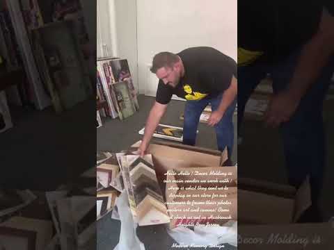 Here is our first delivery of molding from Decor to fill out store ! Frame your photos posters or a