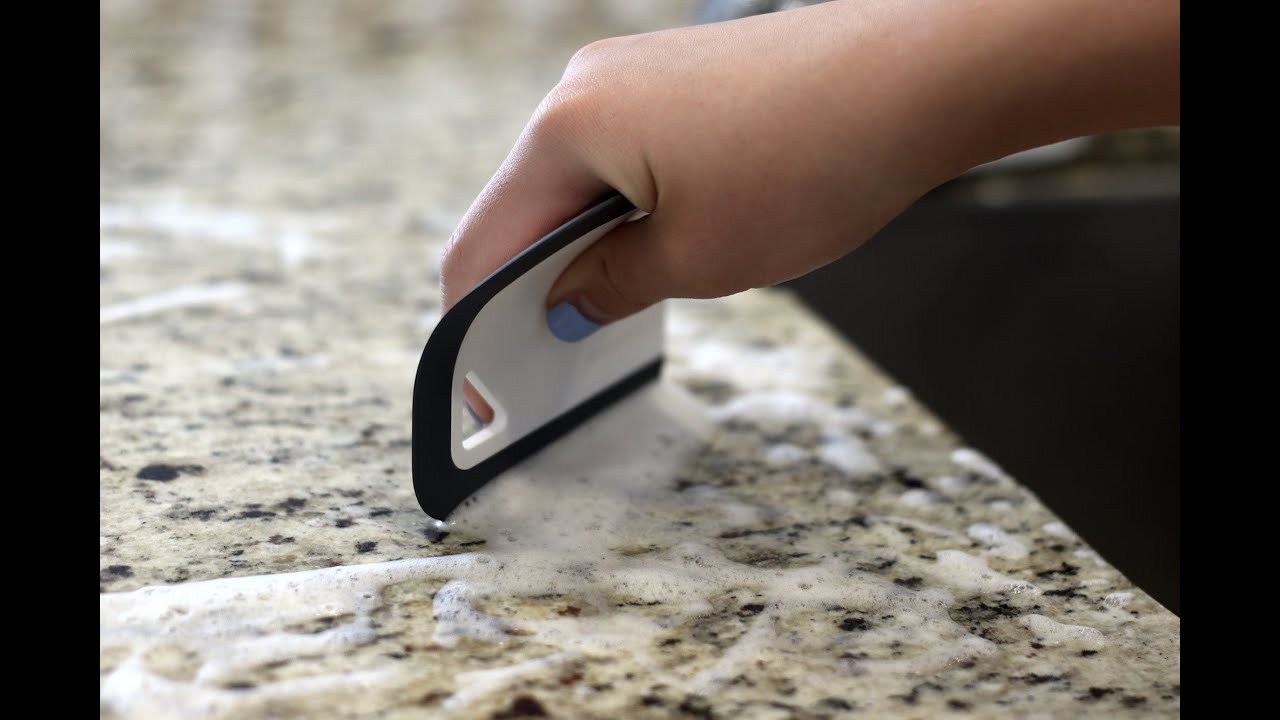 Curved squeegee mate of habitamin