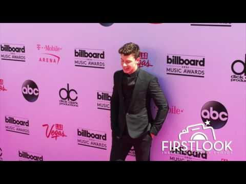 Shawn Mendes at the 2016 Billboard Music Awards