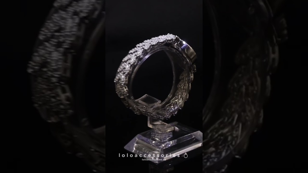 Lolo’accessories Quartz Watch.   #watch #silverjewelry #dailywear #dubai #dubaijewellery #gouldsouk
