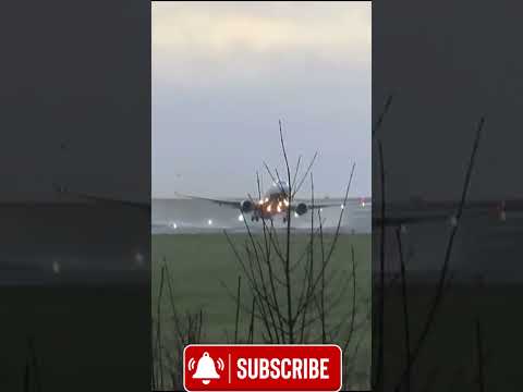 Leeds Bradford Airport - Extreme RYANAIR Take Off