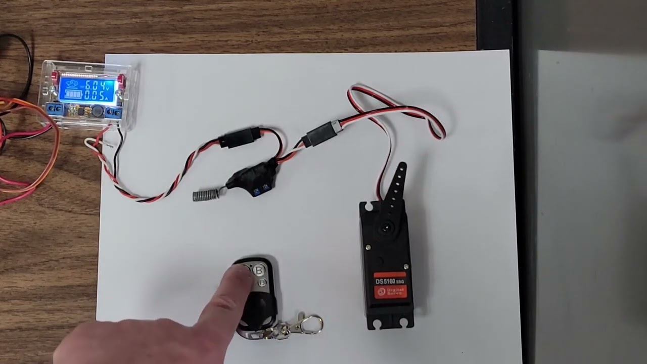 Push Button Servo Mover.  Momentary and Return