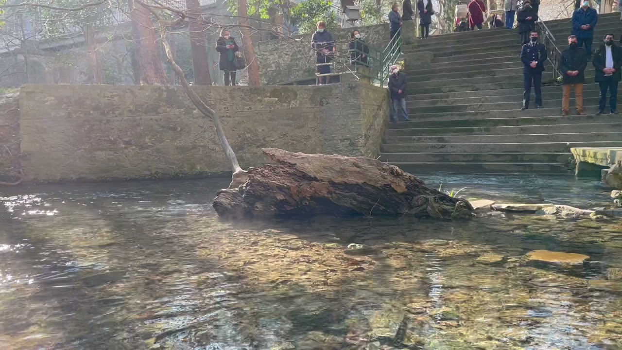 Αγιασμός των υδάτων στα Τέμπη παραμονή των Θεοφανείων (φώτο - βίντεο ...