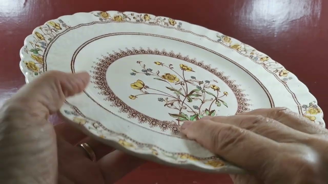 Copeland Spode Buttercup 10.5-inch Dinner Plate 1941