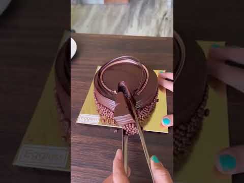 Hack to eat all cake ???? yourself ???????? | So Saute #Shorts
