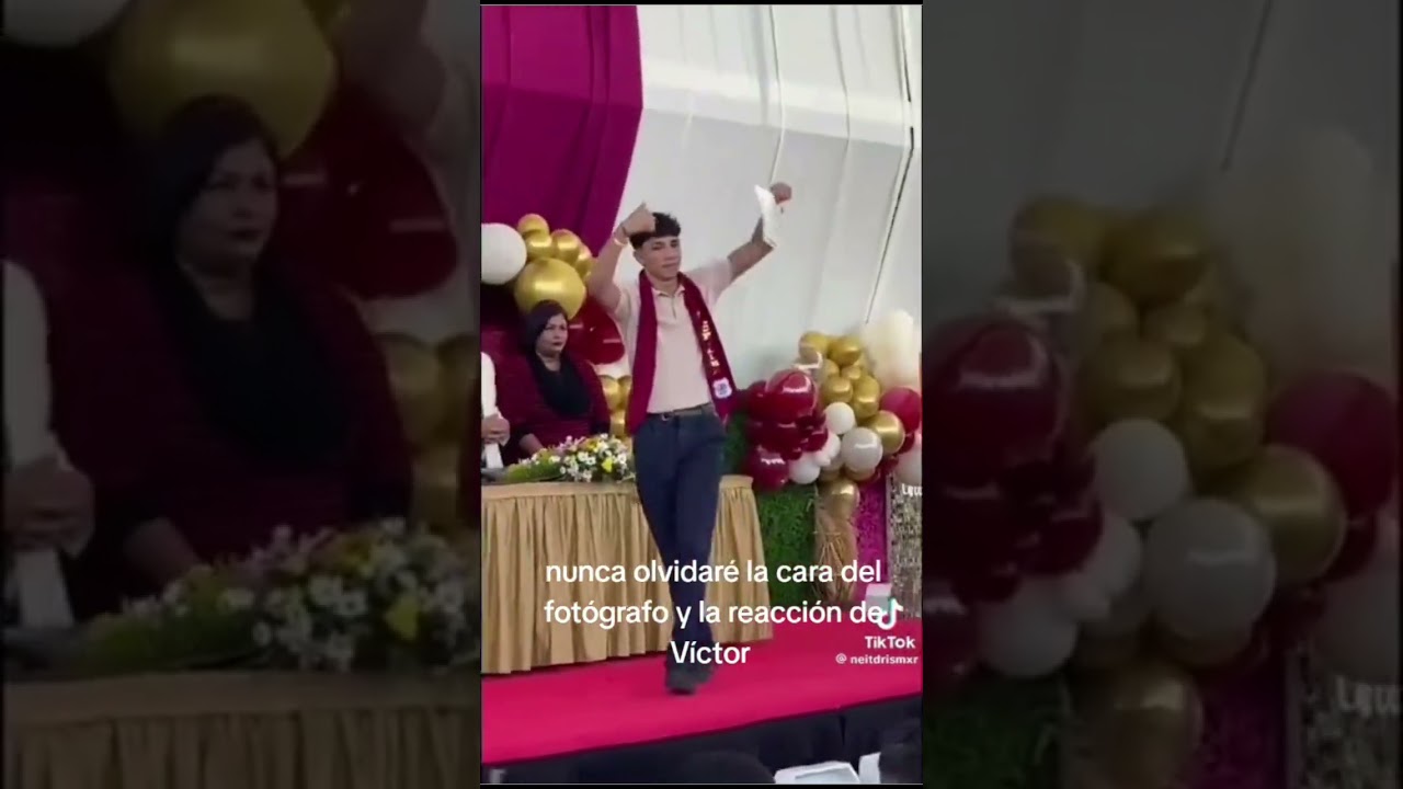 Joven rechaza saludo de Director en Graduación