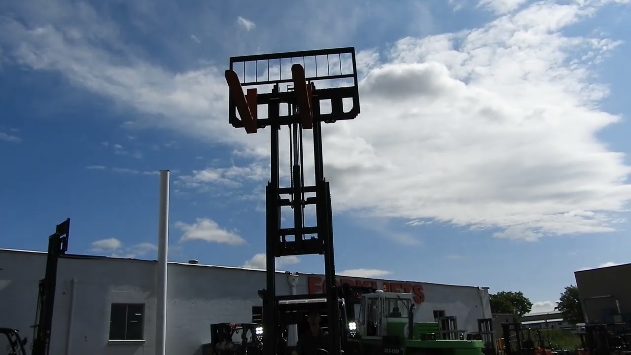 Amazing NEW Hangcha RT25, 5K Rough Terrain forklift with Kubota diesel engine, and aggressive tires!