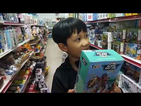 I'm reviewing the Numeric Troopers Nr. 1 in the City Book Store, Nha Trang