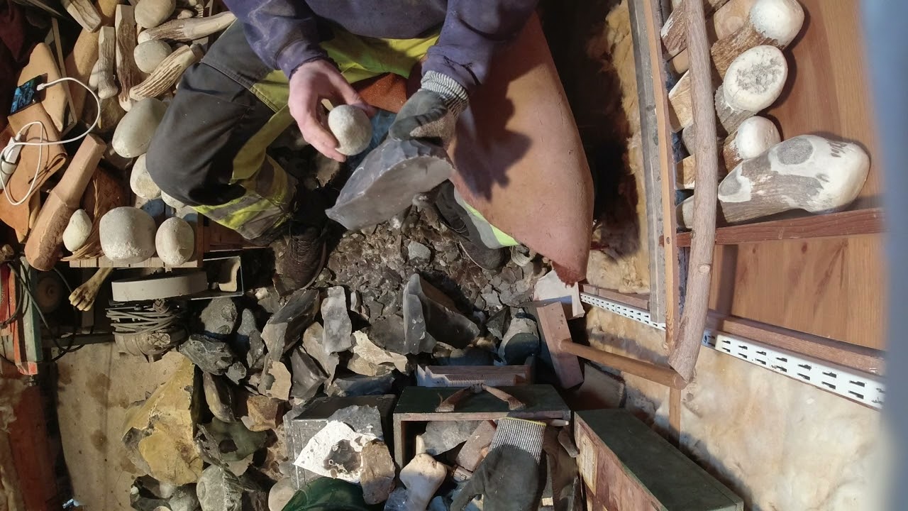 Making a flint blade core with a hammerstone