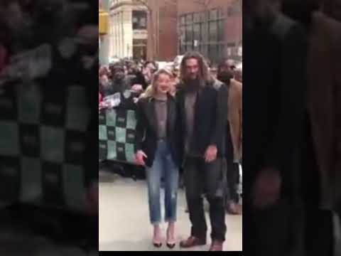 jason momoa pushes amber heard away?!