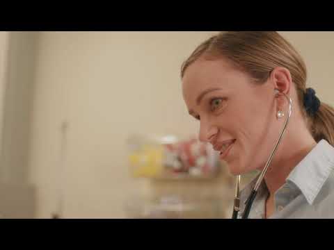 Robyn's advancing her career with an online postgraduate nursing course #YoumakeCDU