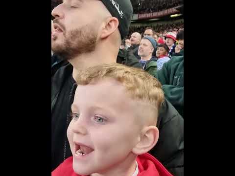 to say our harry is a passionate red is an understatement ⚽️❤️