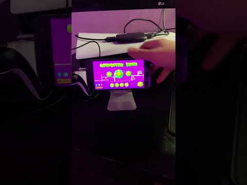 Lo mejor de jugar Geometry Dash en movil | #shorts