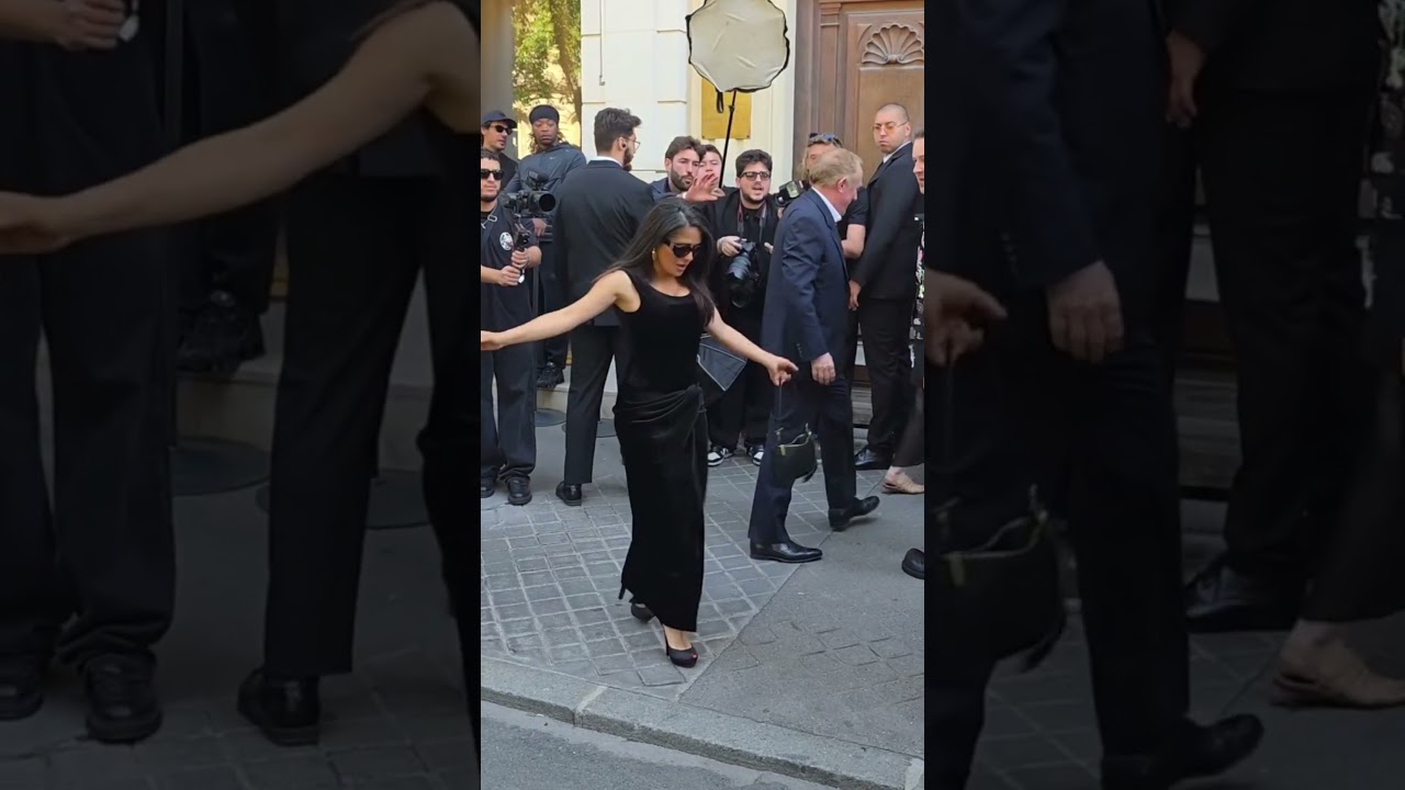 Salma Hayek Stumbled #2025
