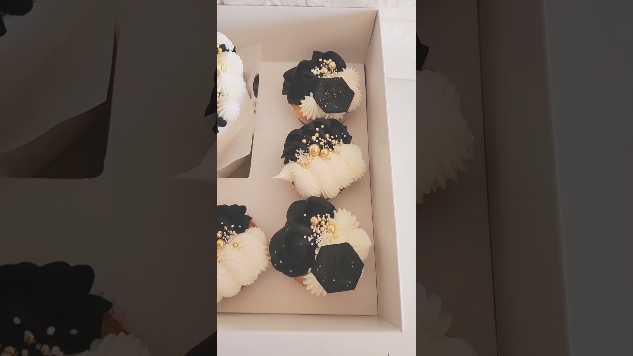 Bento Cake and Cupcakes #bentocake #bentobox #hiscupcakes #northridingbakes #northriding #cutecakes