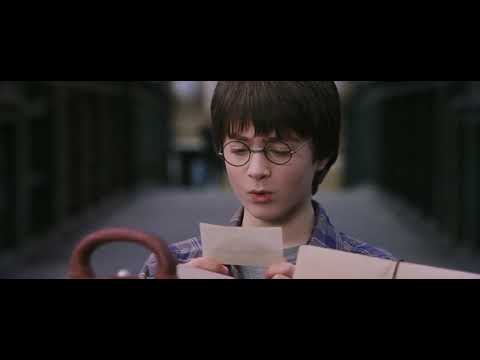 Harry Potter travels to Hogwarts for first time | Platform 9 3/4 | kids | Hogwarts Express