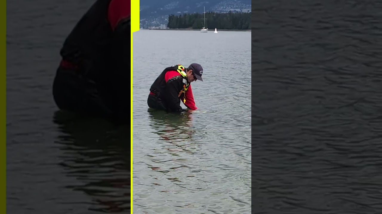 AquaEye Pro with Command Hub - Intelligent Sonar Paired with Mapping for Water Rescue