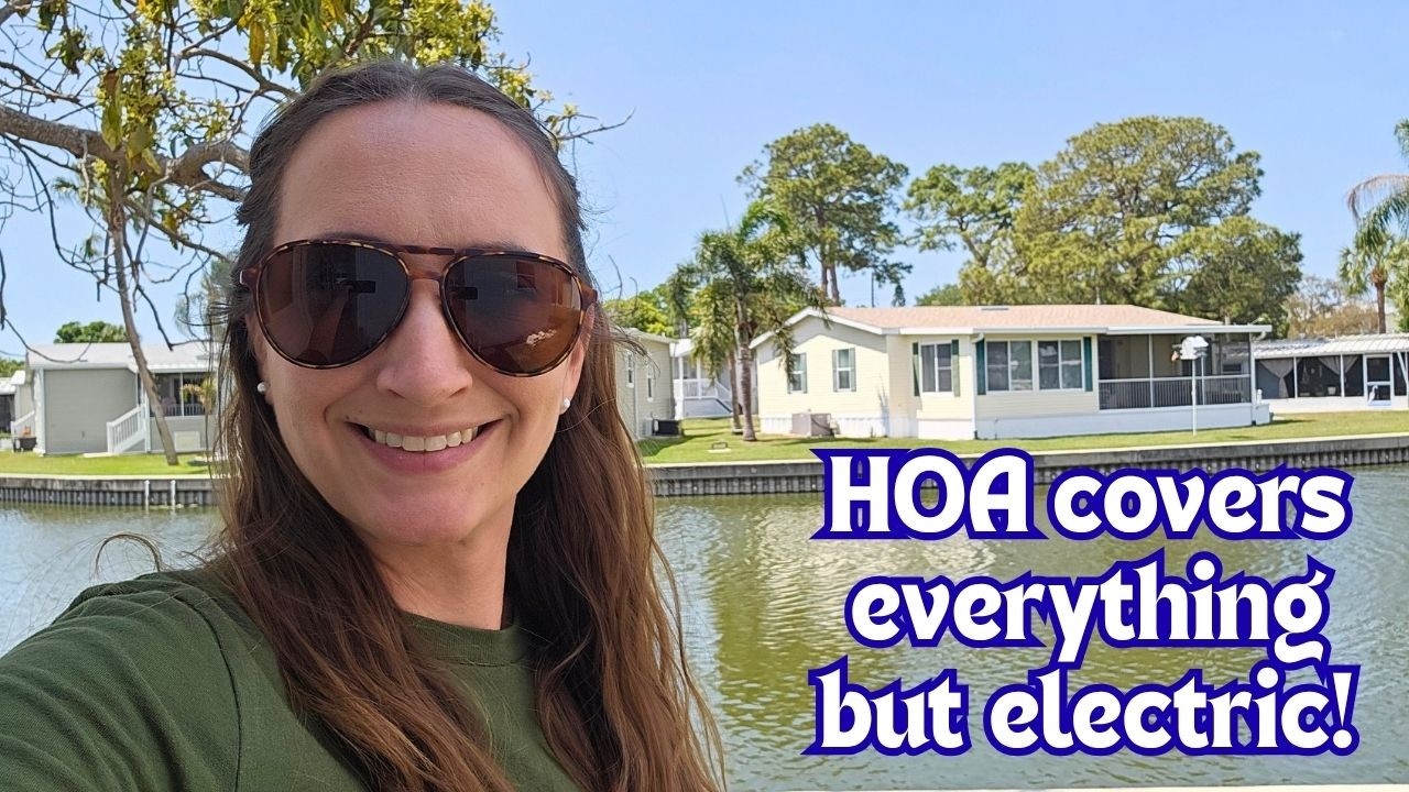 Newer Home in Great Co-op Park in Largo! Waterfront, not in a flood zone!