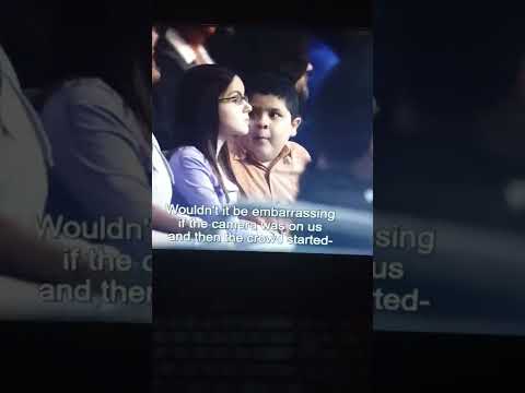 Alex and Manny kiss cam. #modernfamily #alexdunphy