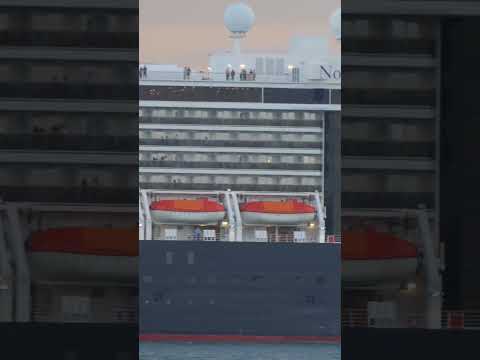 MS Noordam, Holland America Line in Sydney, Australia #ship #cruiseship