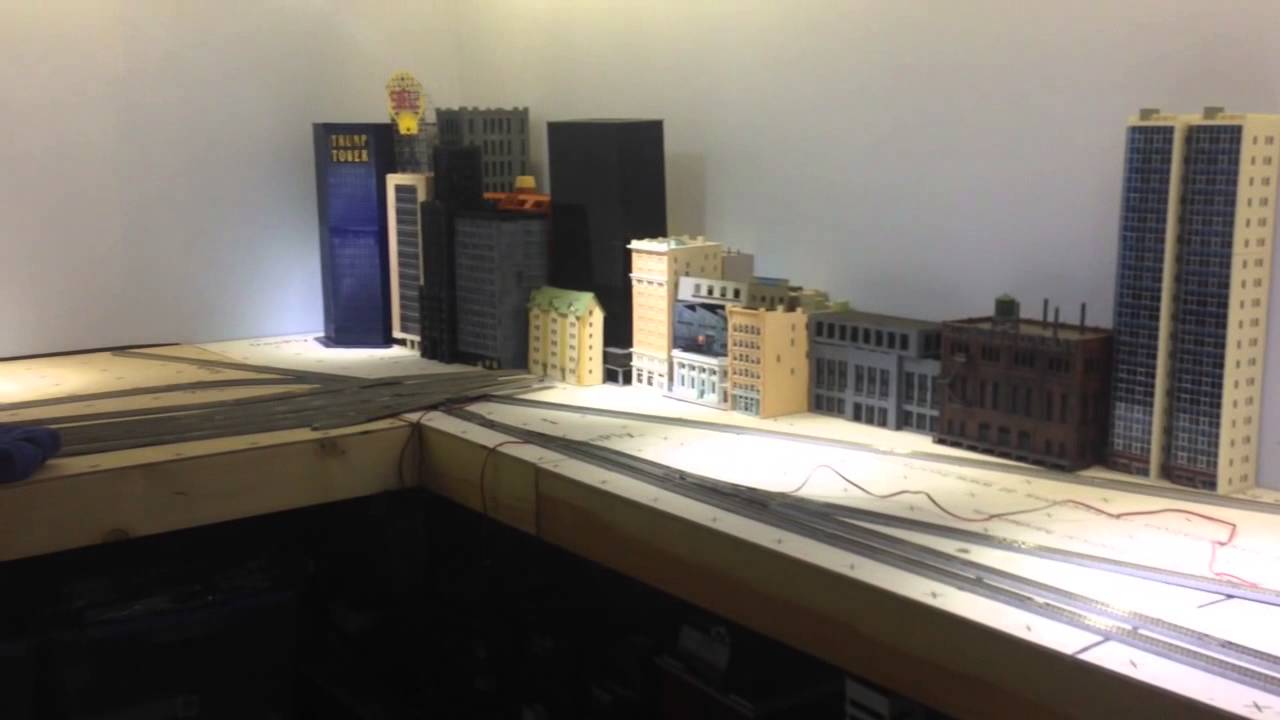 N scale layout (benchwork) tour ! Removable Shelf benchwork