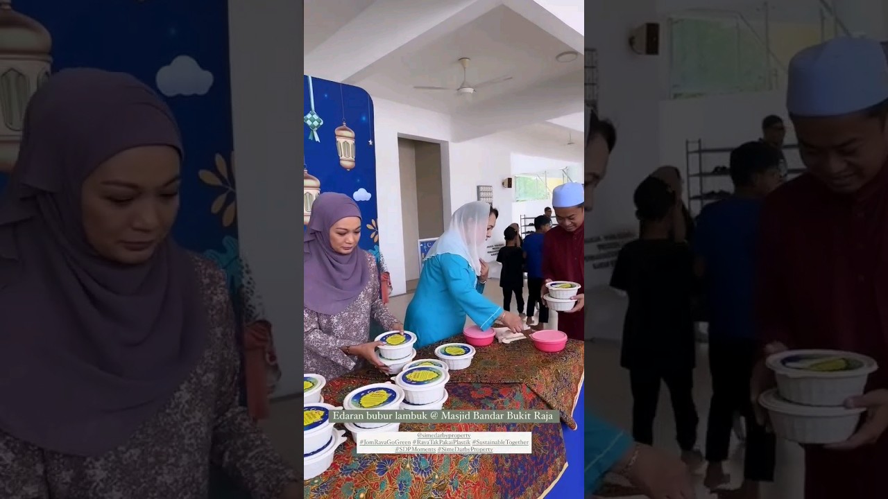 Atilia dan Maria Tunku Sabri di Masjid Bandar Bukit Raja untuk Edaran Bubur Lambut...