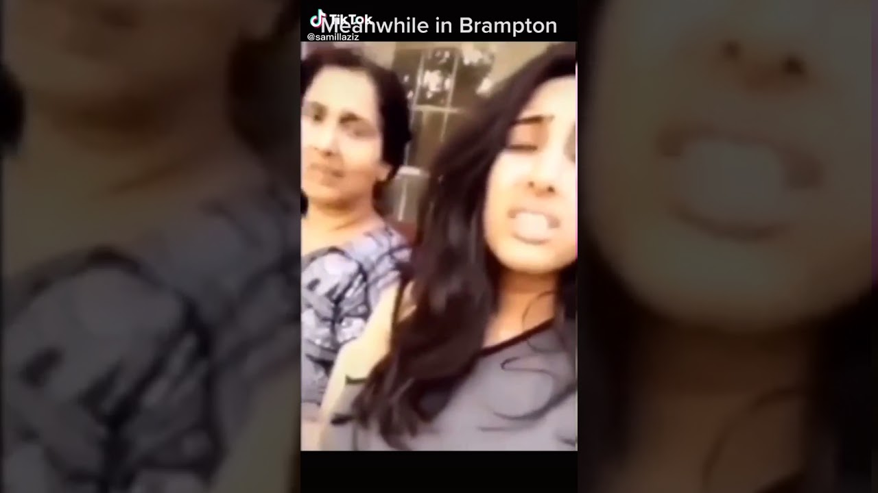 Indian girl. Funny singing Meme🤣🤣
