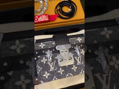 Louis Vuitton #lv Box women's crossbody bag buckle bag