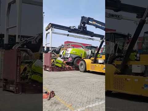 Container special forklift loading process- Good tools and machinery make work easy