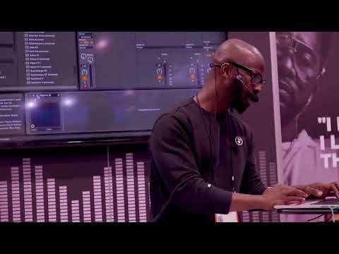 BRYAN-MICHAEL COX LIVE PERFORMANCE @ NAMM18 | TROPHIES