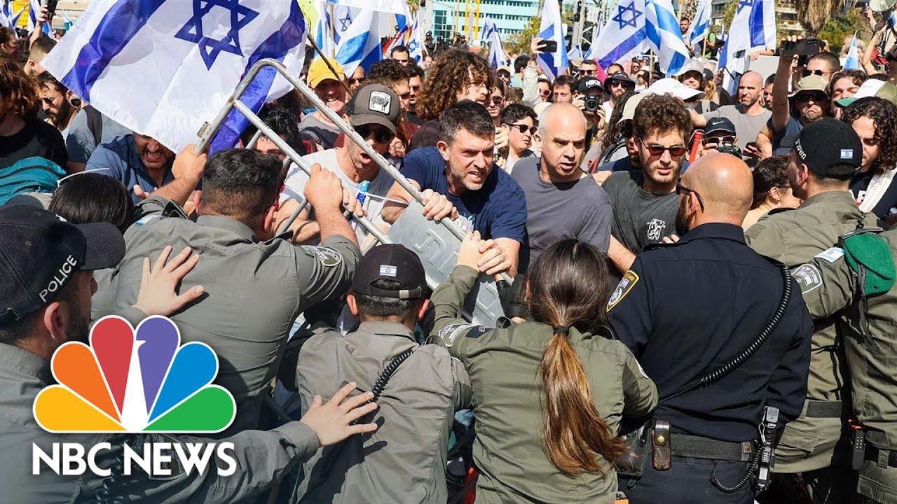 Israeli police use stun grenades to disperse protesters angered by judicial reforms