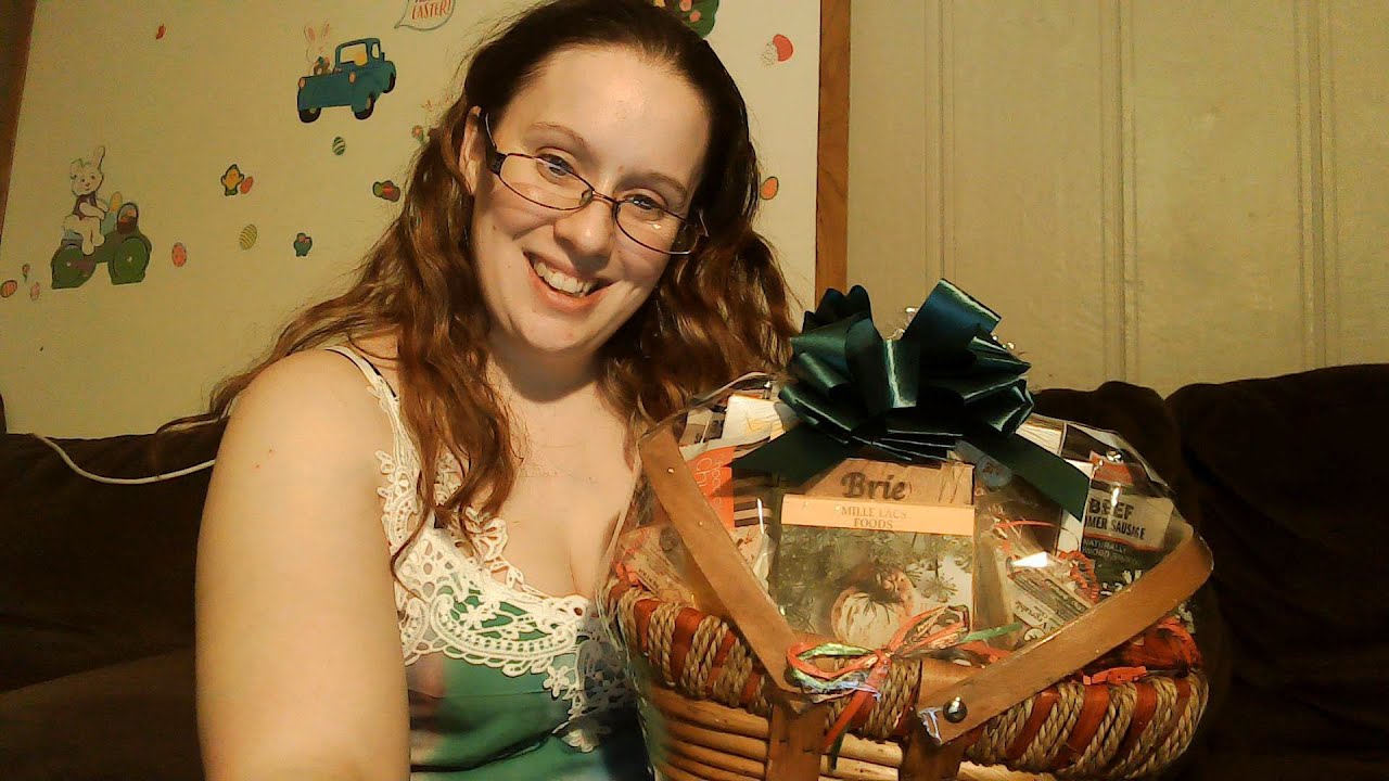 meat and cheese basket --- unboxing and review -- amazon -- gift basket village