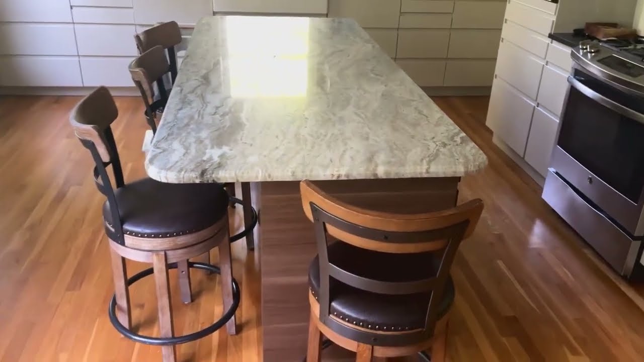 Signature Design by Ashley Pinnadel 24 25' Modern Farmhouse Swivel Counter Height Barstool Review