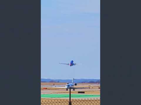 Southwest Airlines Jet Takeoff From KCI Airport (MCI) - Kansas City, Missouri