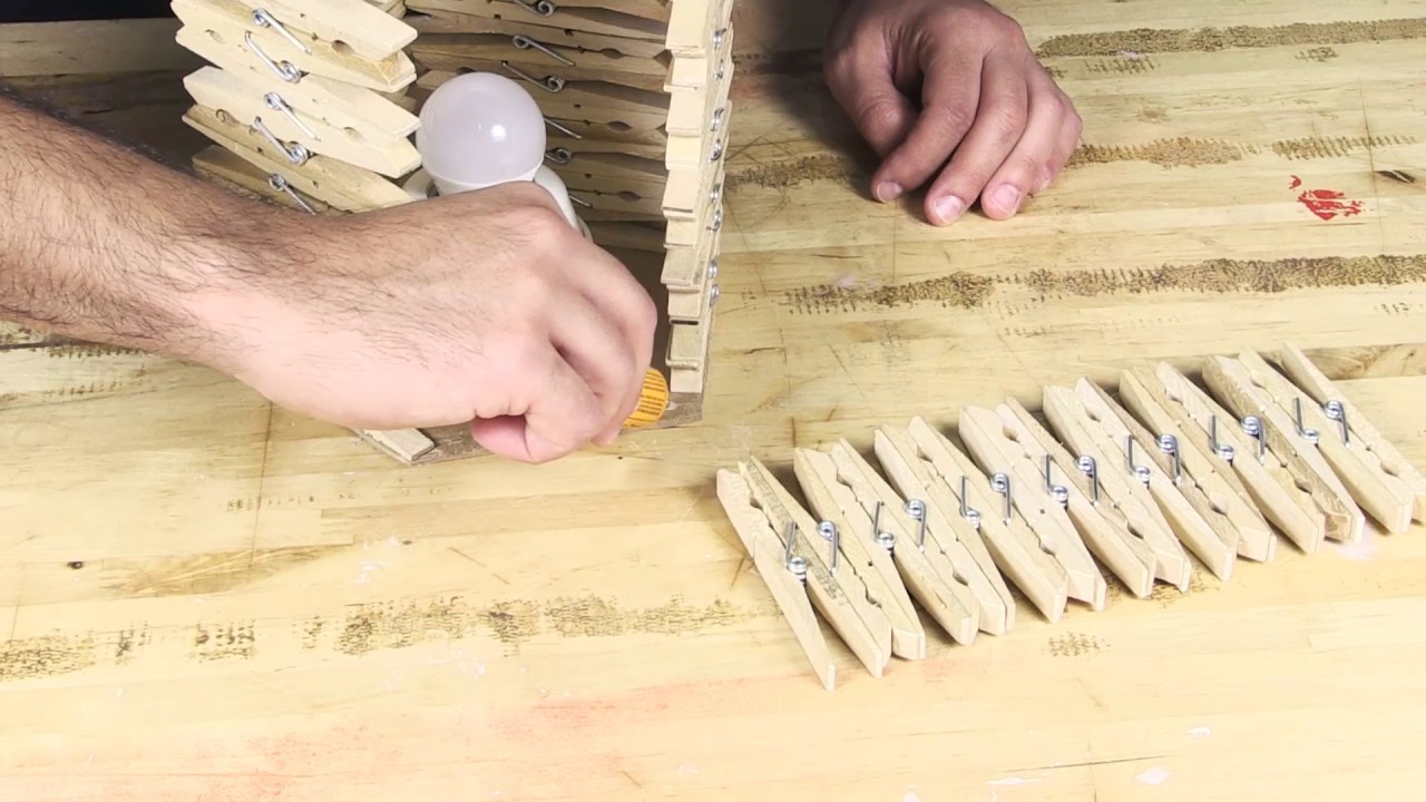 Lampara DIY con pinzas de madera