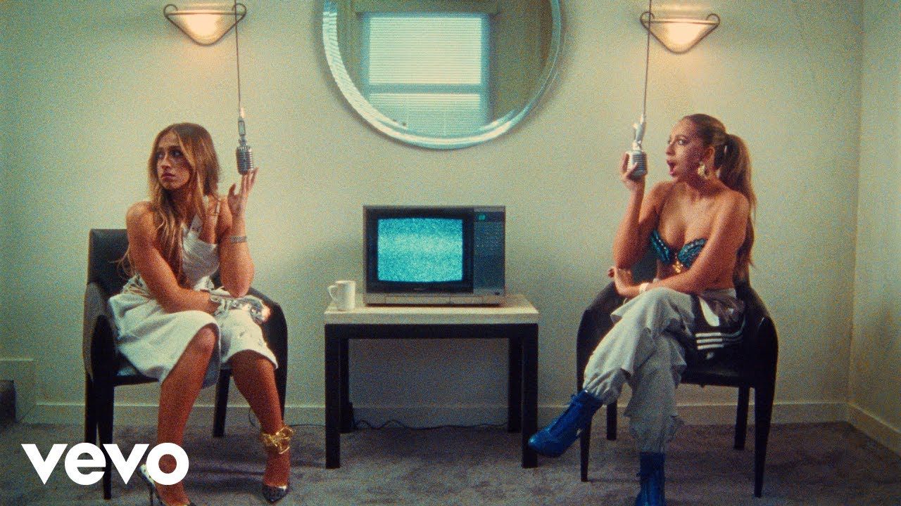 Lirik Lagu JUDUL1 - ARTIS1 dan Terjemahan