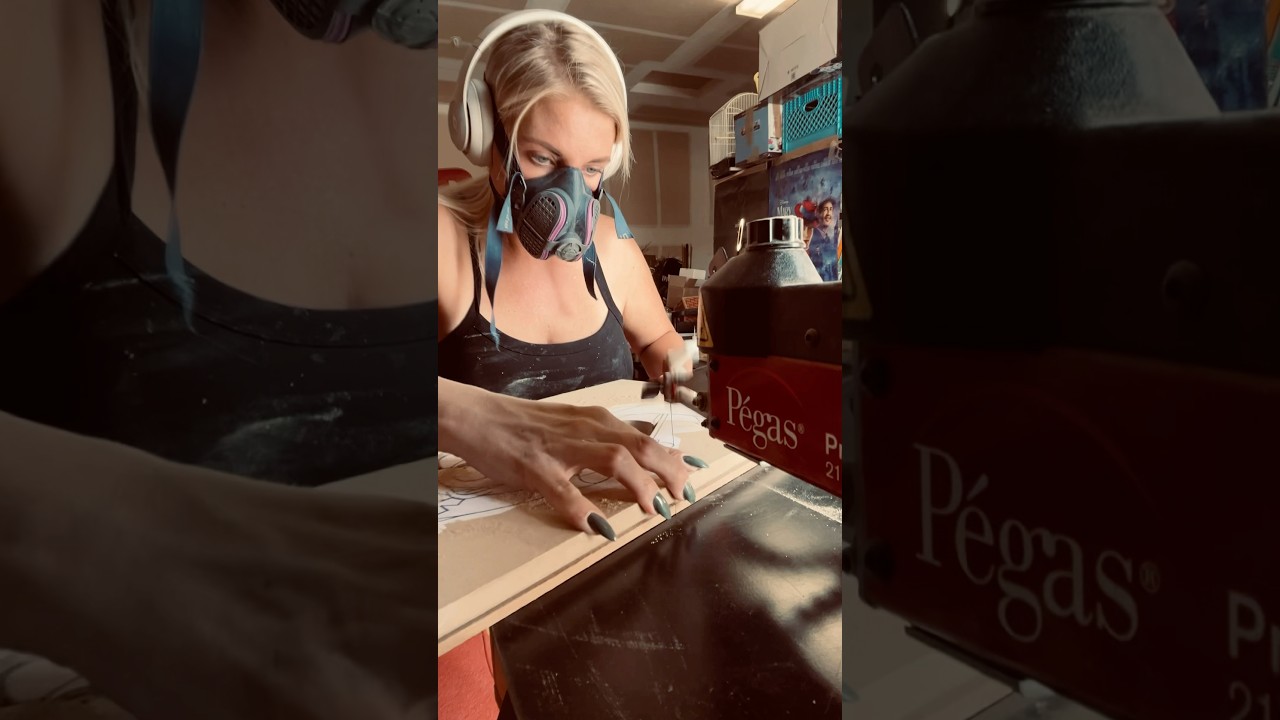 Jiminy cricket scroll saw art #art #scrollsaw #disney #3dart #artist #woodworking #woodart #wood