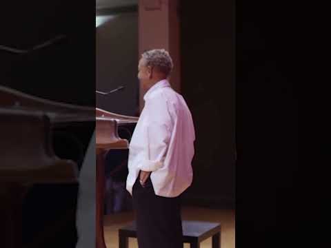 Truly UNBOTHERED ππΎ Nikki Giovanni is a prime example of self-love + self-confidence ππΎ