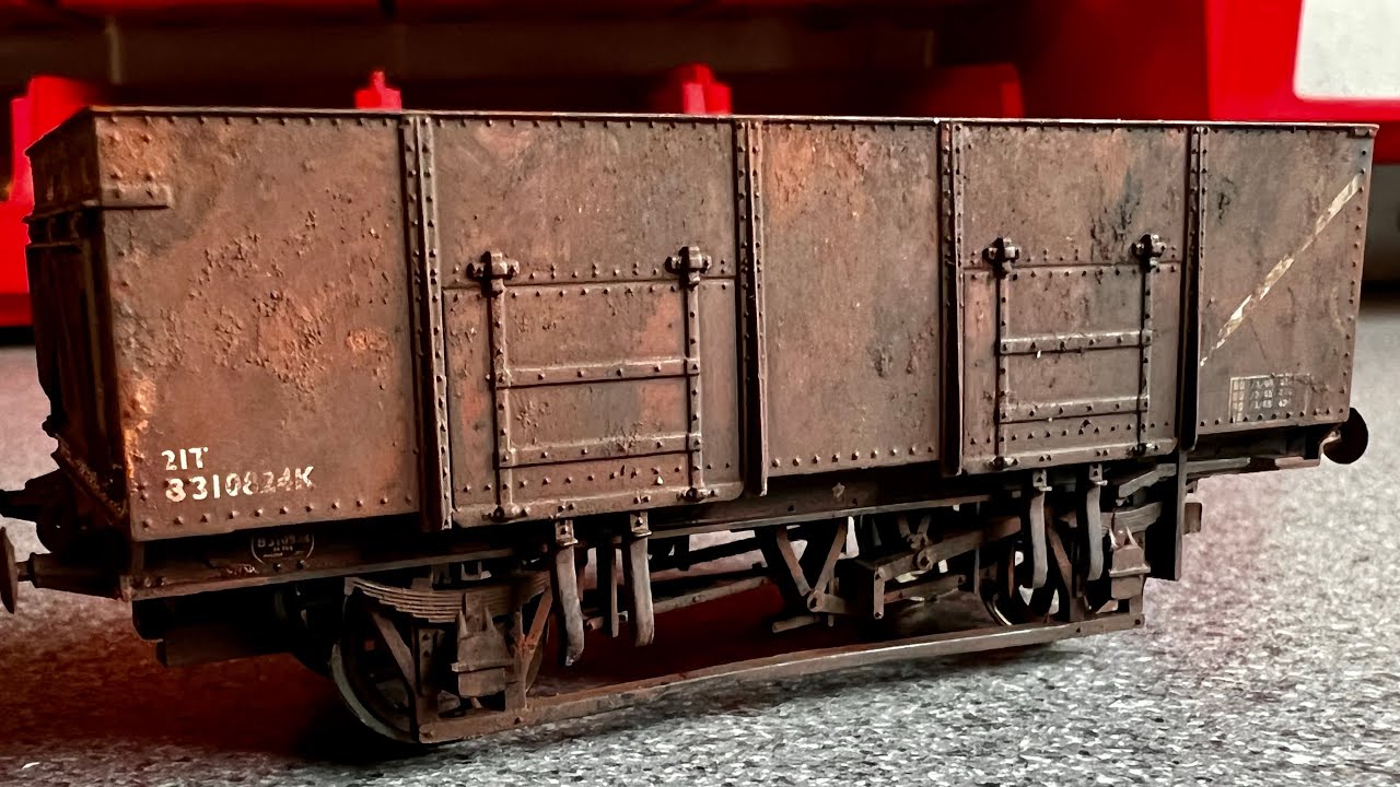 How to create a cheap & easy weathered rust effect on your rolling stock