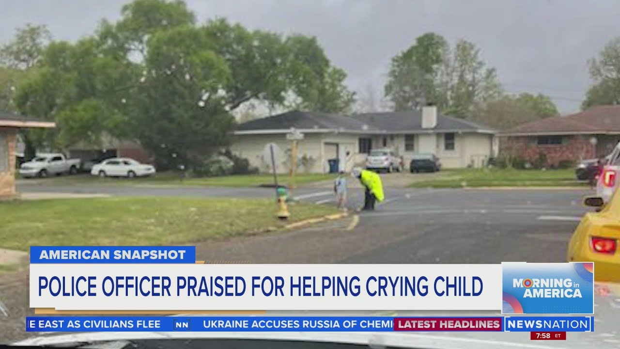 Officer praised for comforting crying child | Morning in America