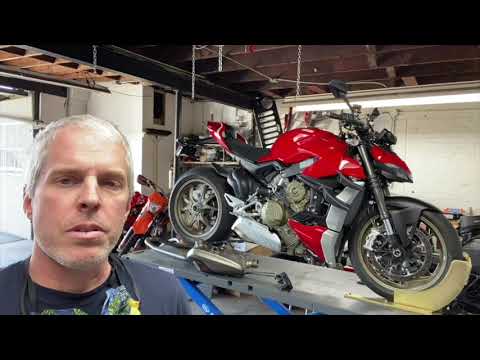 Ducati Streetfighter V4 Akrapovic Homologated Slip-On Exhaust