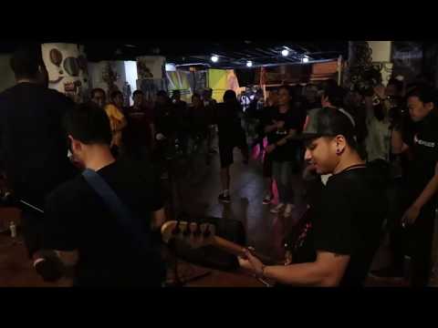STRAIGHT AT VENUE - Phenomenon of The Period (Live @ M Radio Surabaya)