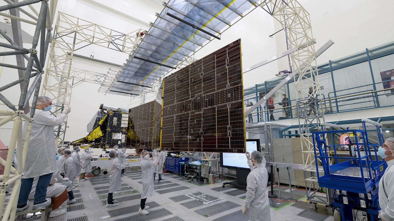 DSL.sk - NASA na sondu Psyche pripevnila jej gigantické solárne panely