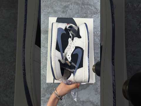 #air #sneakers #nikeaj1 #airplus #shoes #nike #sneakerhead #style #kick #unboxing