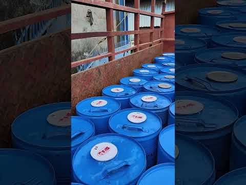 Special azure blue enamel paint for metal
