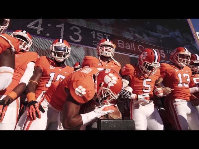 Top 10 dynamic college football traditions of all time