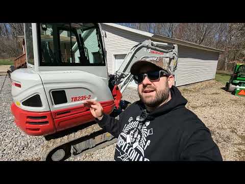 Mini excavator - How to start and operate. Takeuchi TB235-2 4K